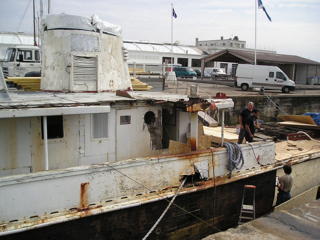 Index of /museum/Calypso_Restoration